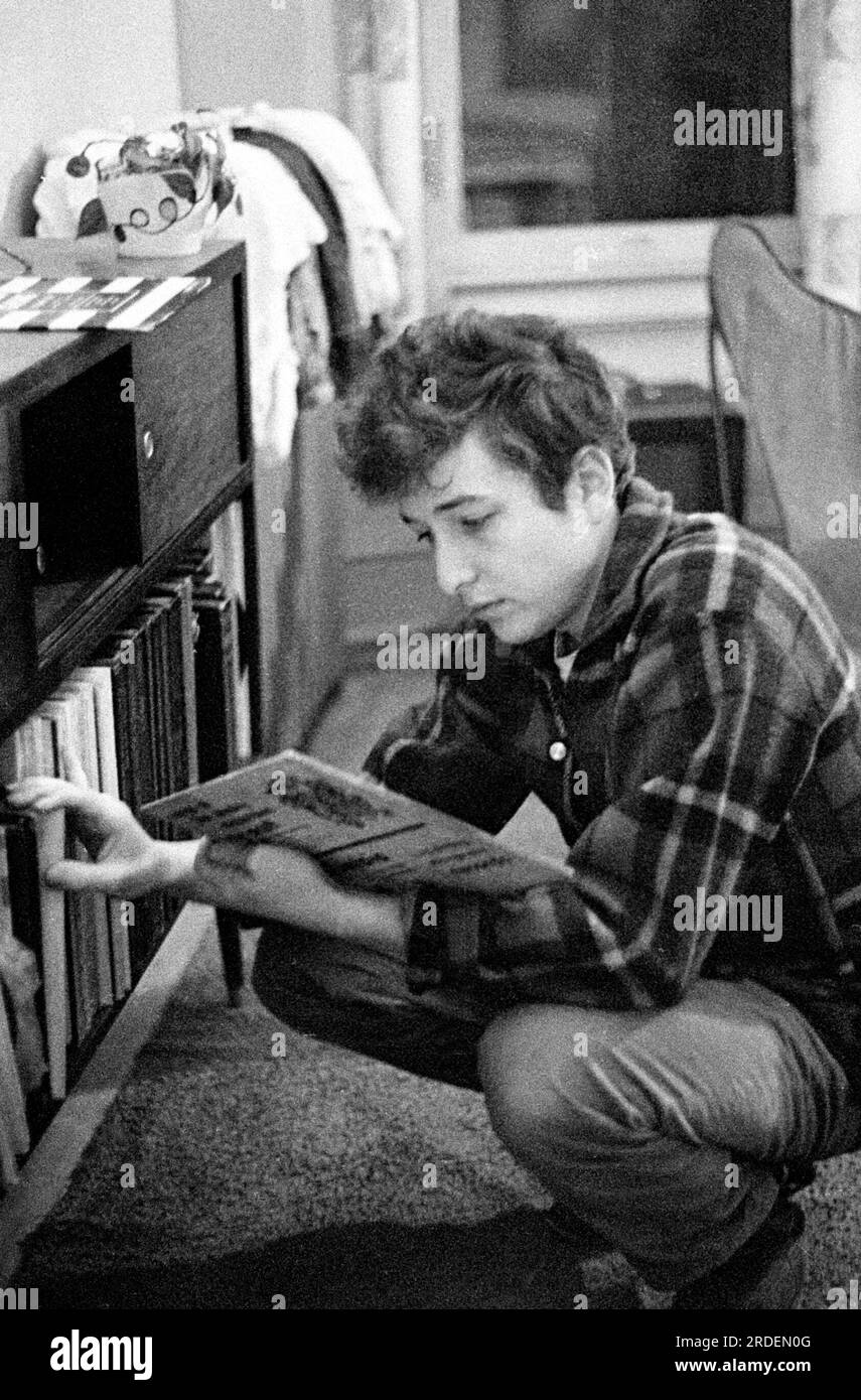 BOB DYLAN in NO DIRECTION HOME: BOB DYLAN (2005), directed by MARTIN ...