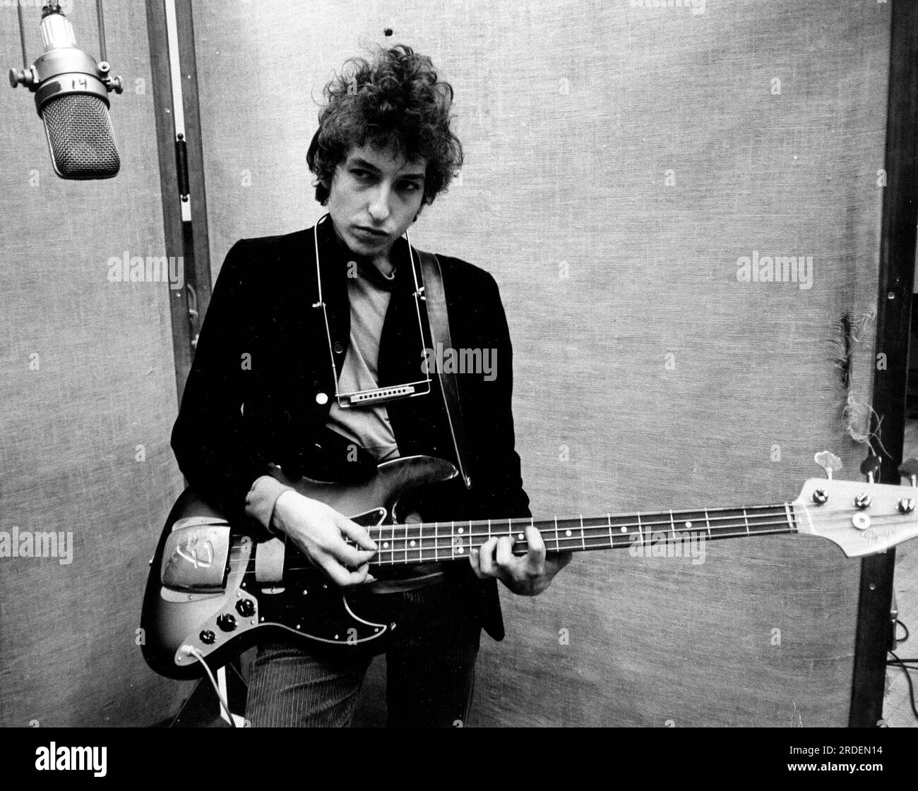 BOB DYLAN in NO DIRECTION HOME: BOB DYLAN (2005), directed by MARTIN ...