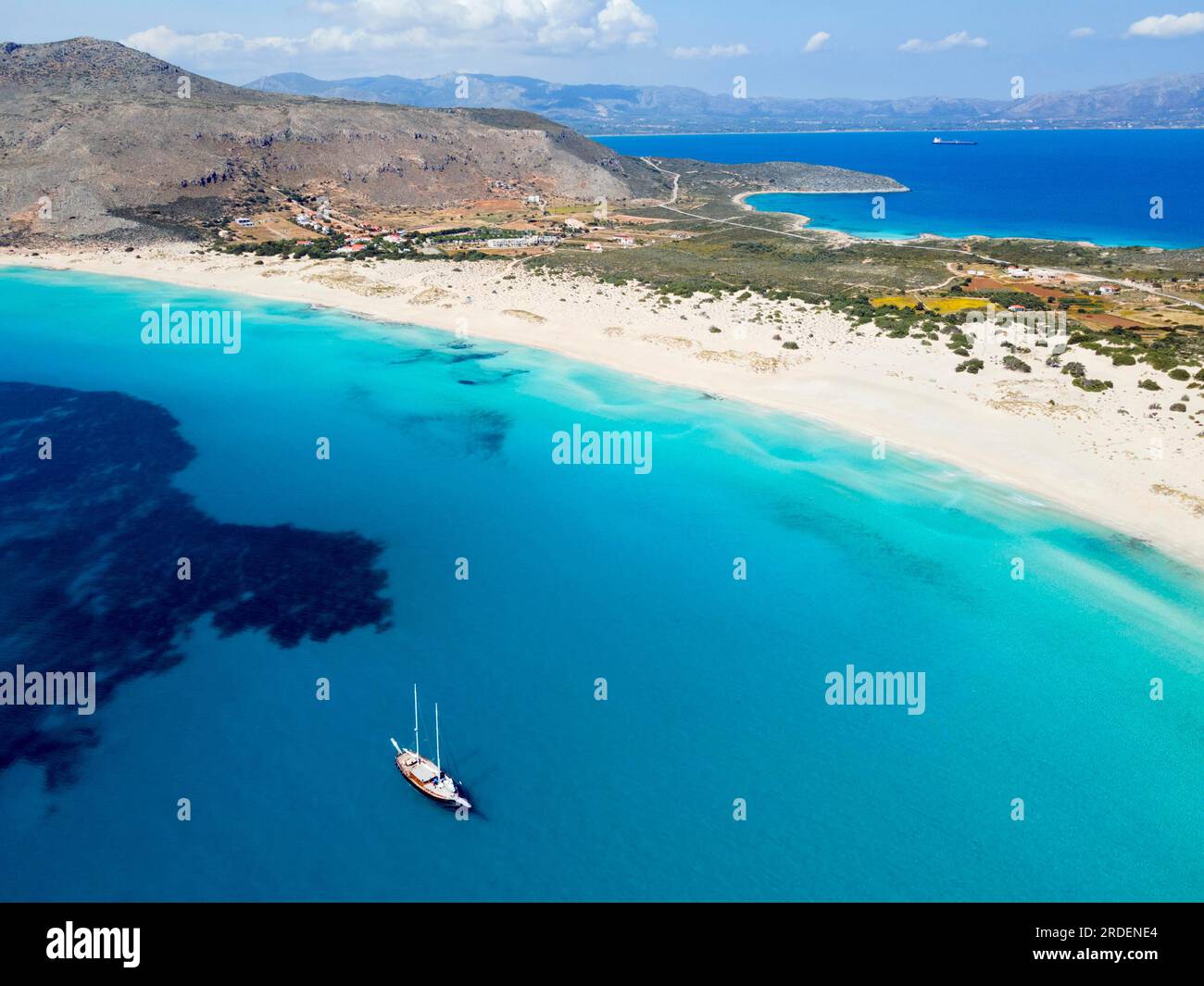 Drone shot, double bay of Simos beach, Sarakiniko beach, Elafonisos ...