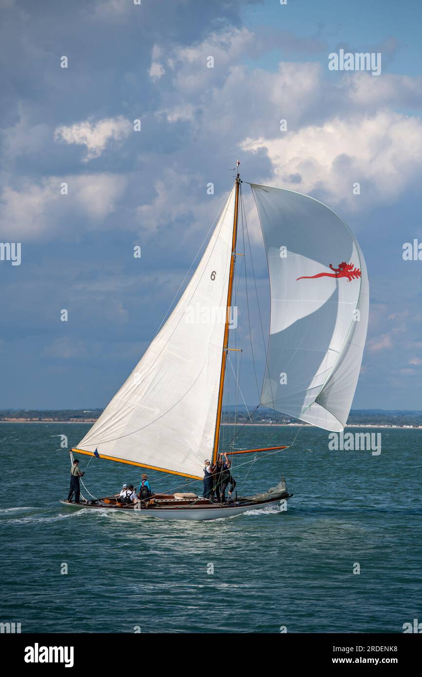 classic yacht timoa racing in british classic yacht week at cowes on ...