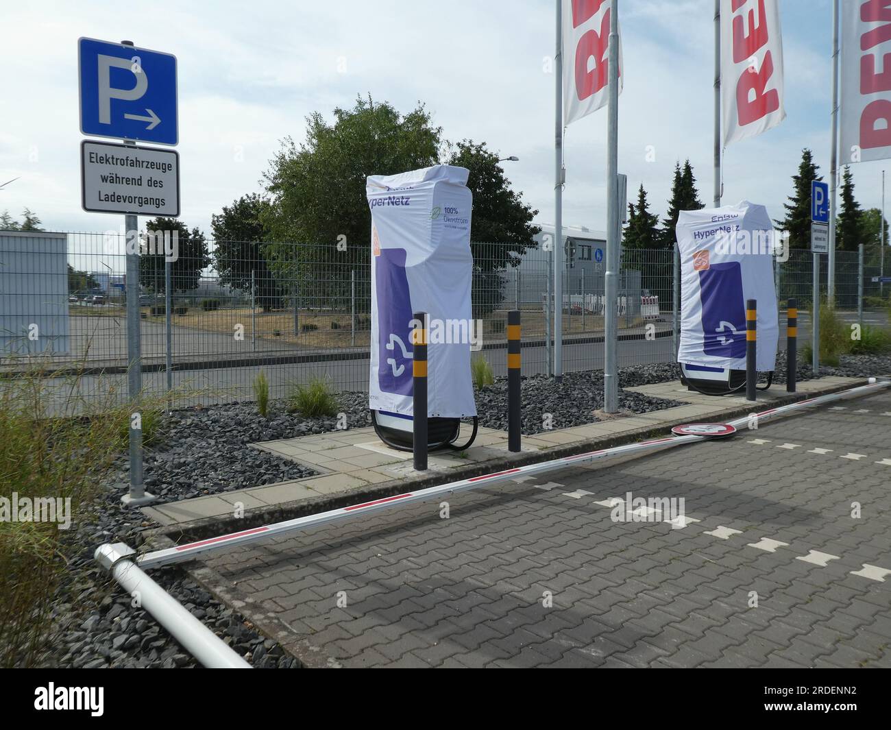 Weilerswist, Germany. 18th July, 2023. Here, new charging columns for ...