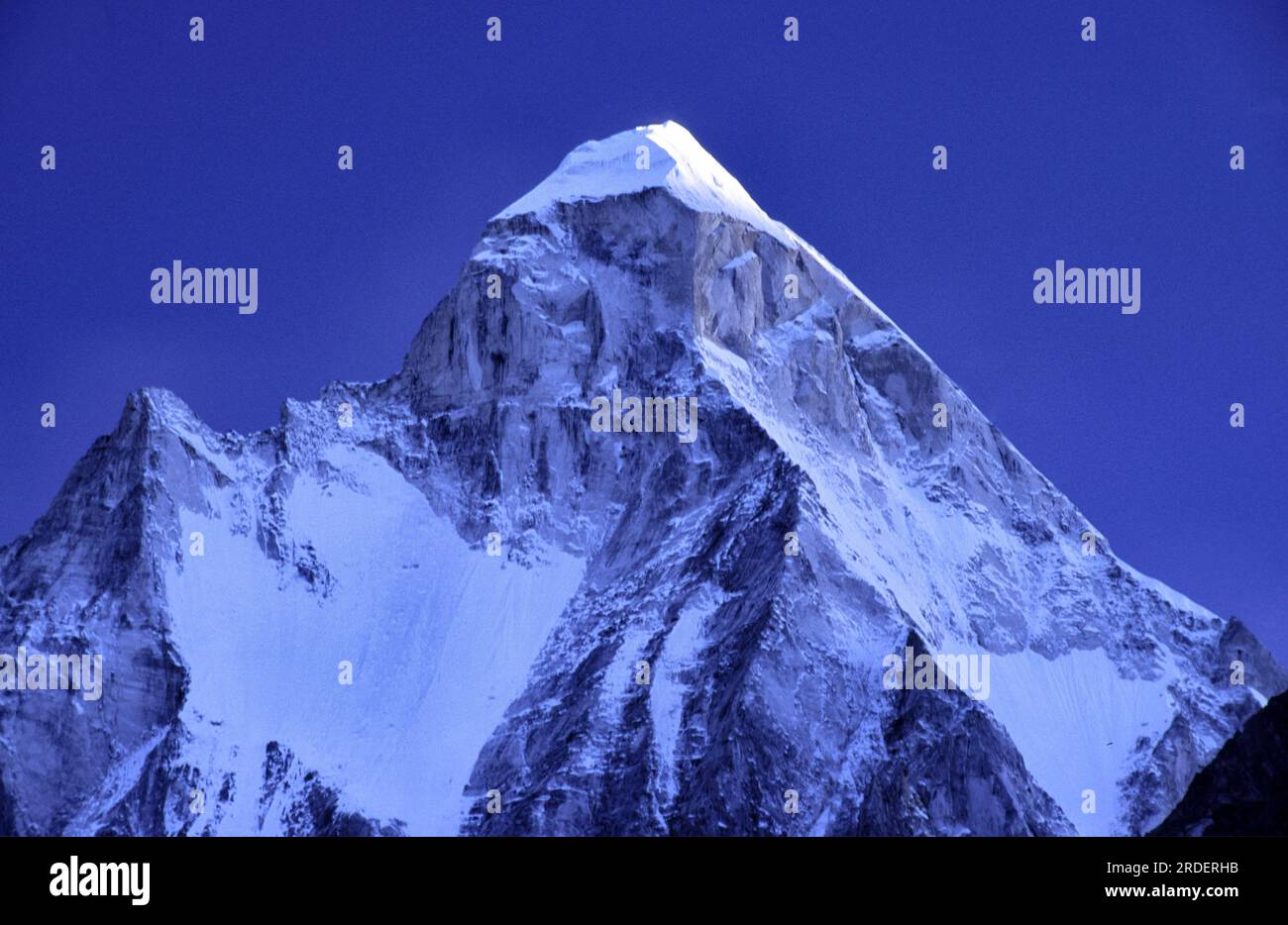 Río del himalaya hi-res stock photography and images - Alamy