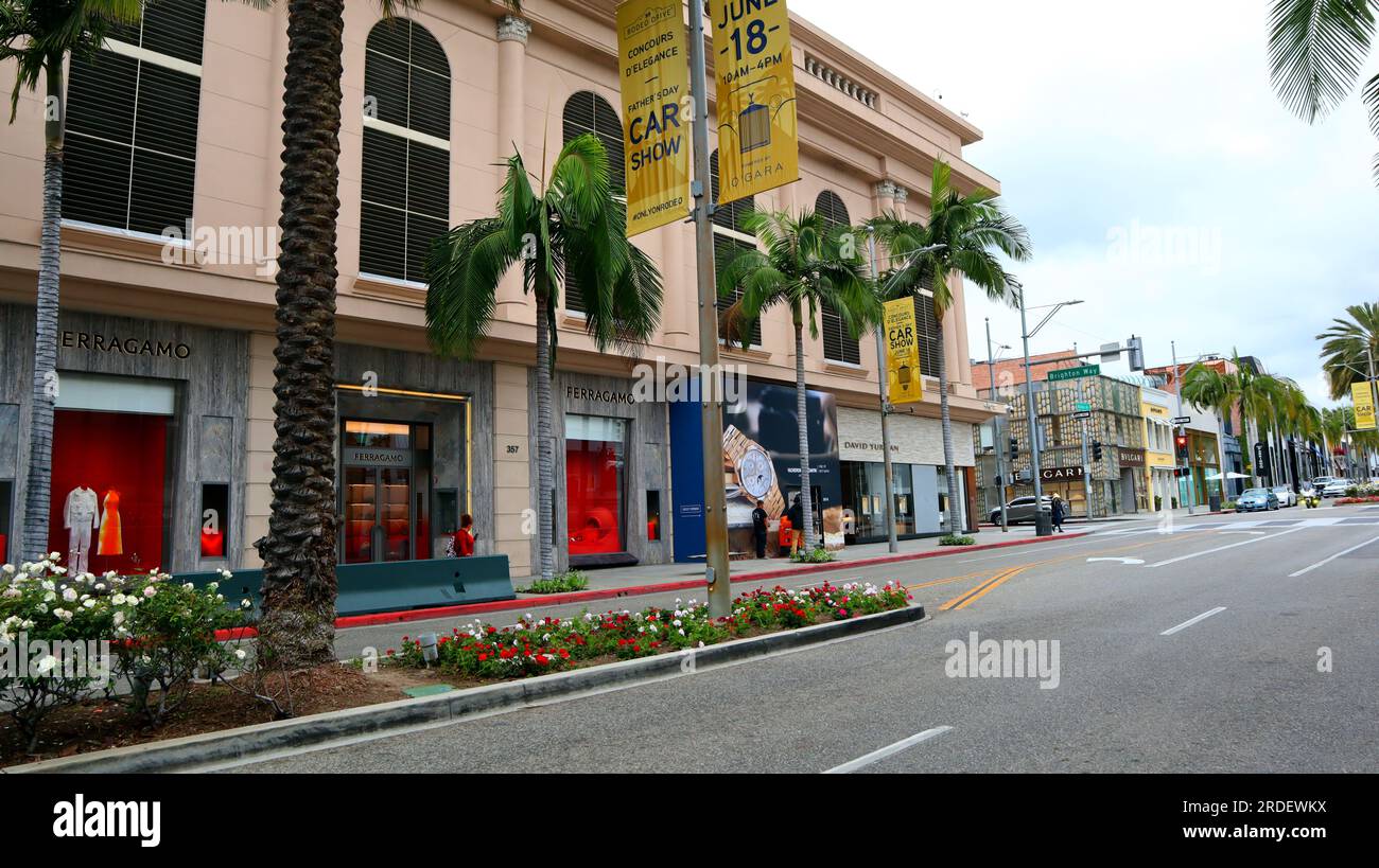 Beverly Hills, California: Rodeo Drive, one of the most fashionable ...