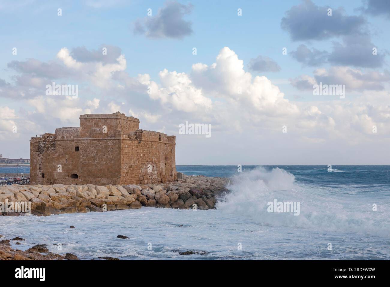 Paphos fort storm hi-res stock photography and images - Alamy