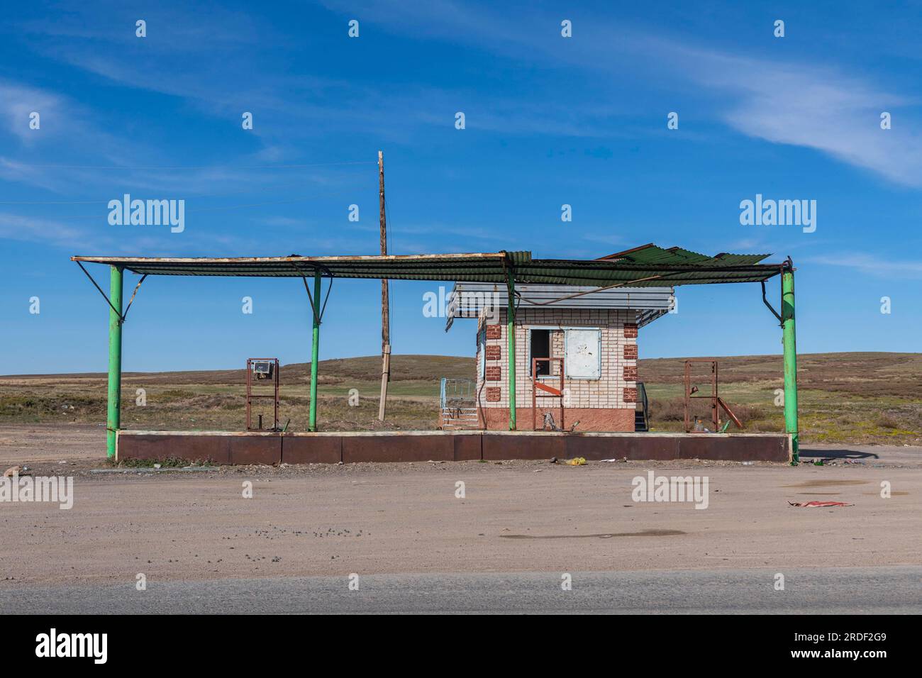 Remote gas station hi-res stock photography and images - Alamy