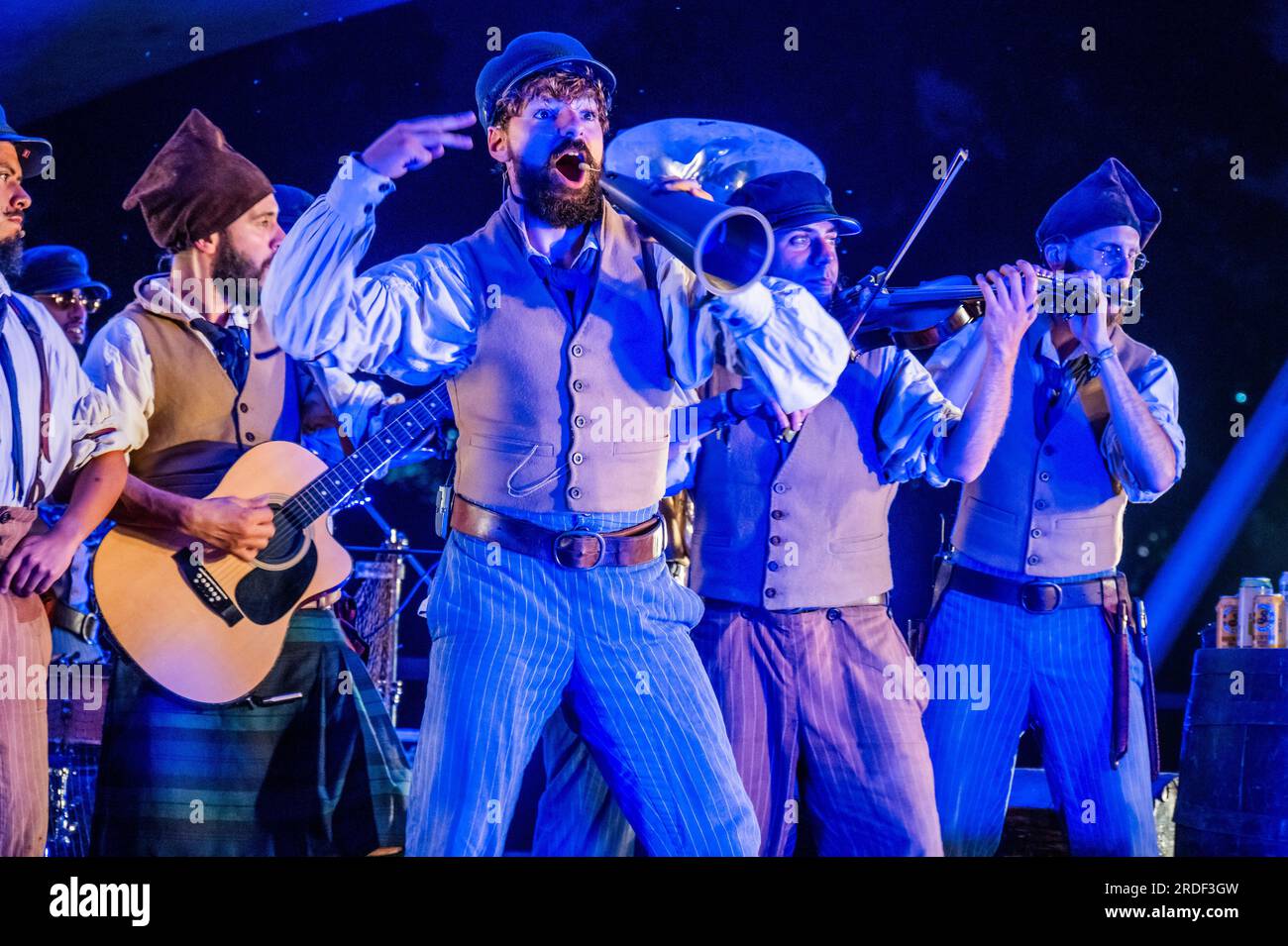 Henham Park, Suffolk, UK. 20th July, 2023. The Old Time sailors perform sea shanties on the ...