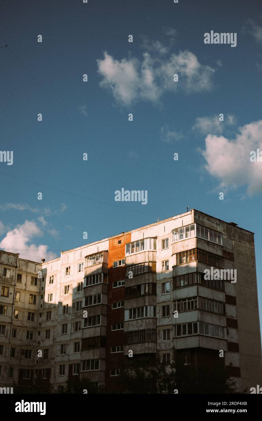 Building clouds sky hi-res stock photography and images - Alamy