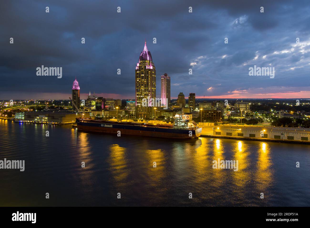 Mobile alabama downtown people hi-res stock photography and images - Alamy