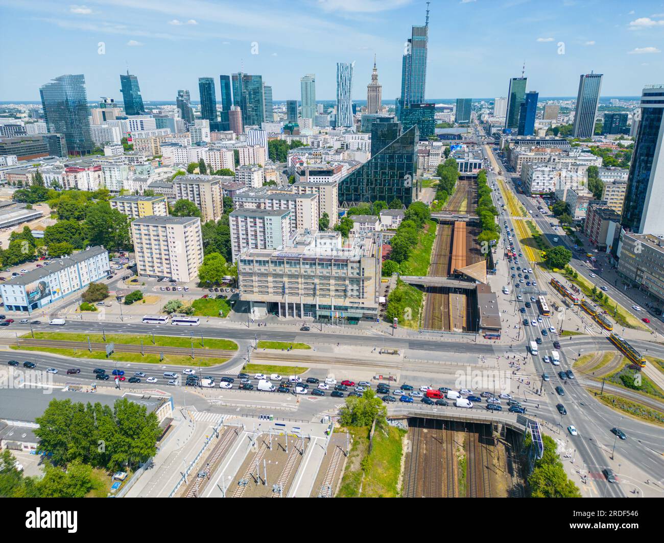 Nature and high rise building landmarks hi-res stock photography and ...