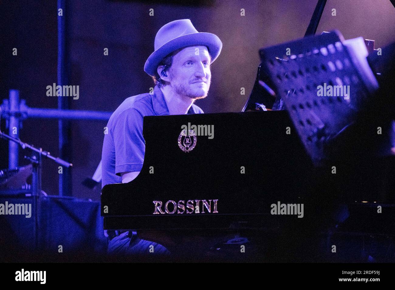 Fraites hi-res stock photography and images - Alamy