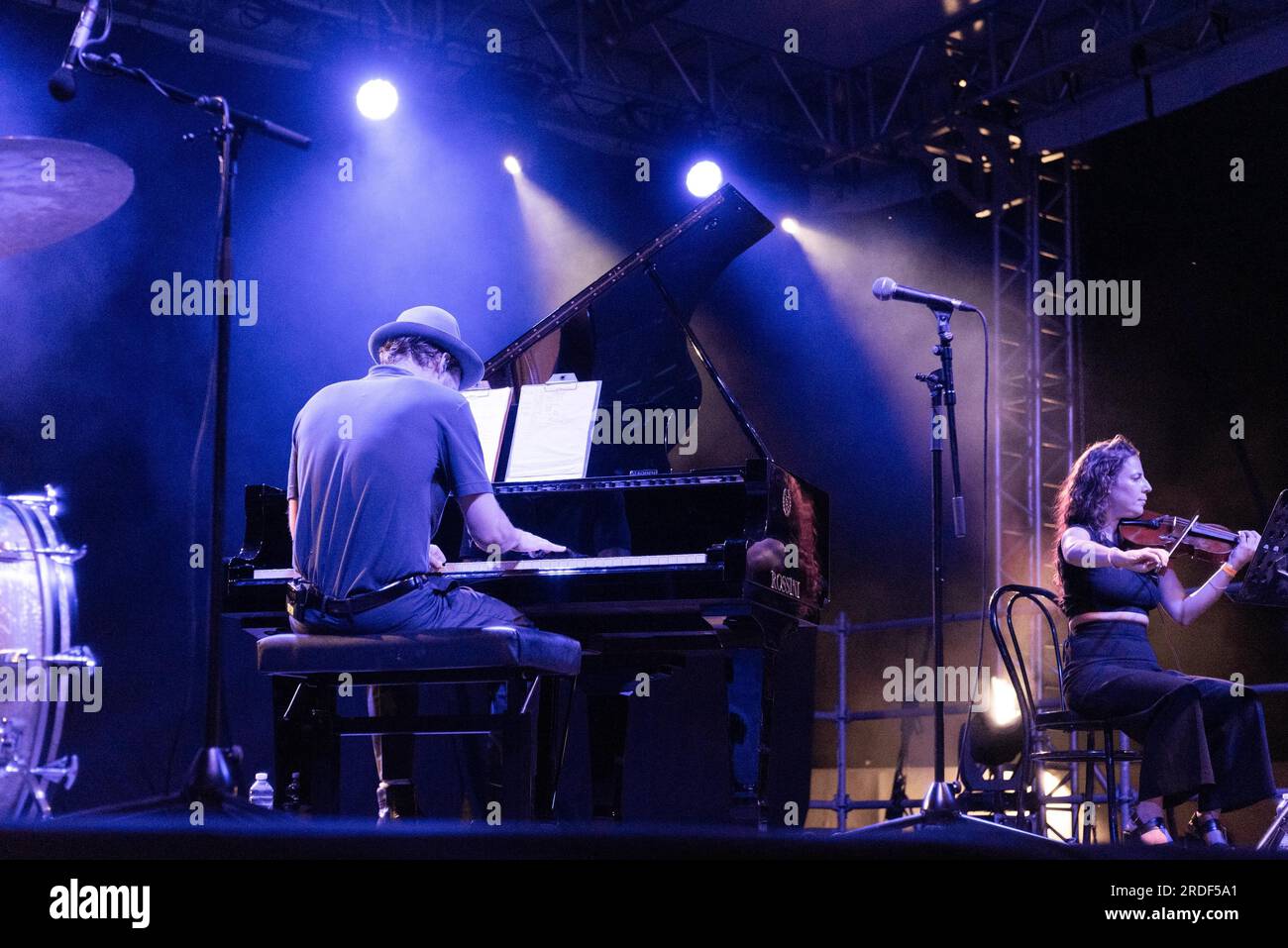 Fraites hi-res stock photography and images - Alamy