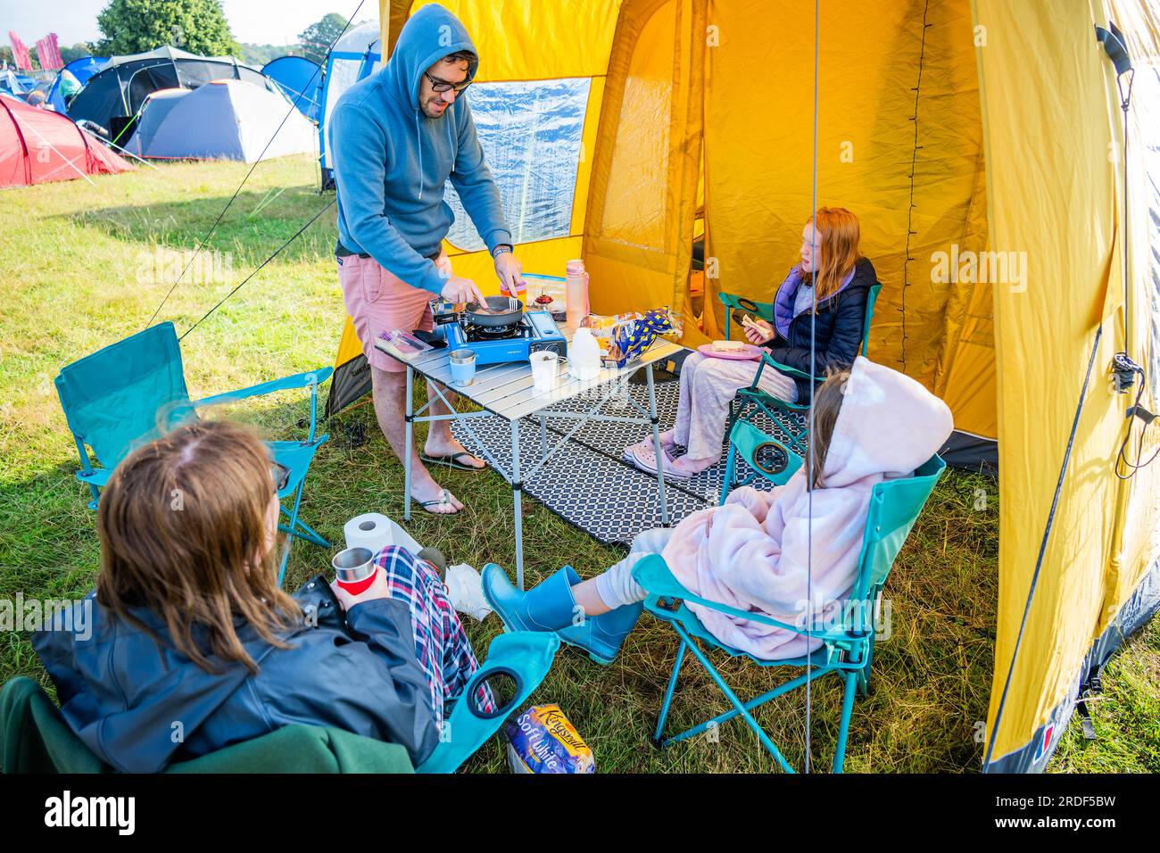 Henham Park, Suffolk, UK. 21st July, 2023. Dawn in the campsite means a ...