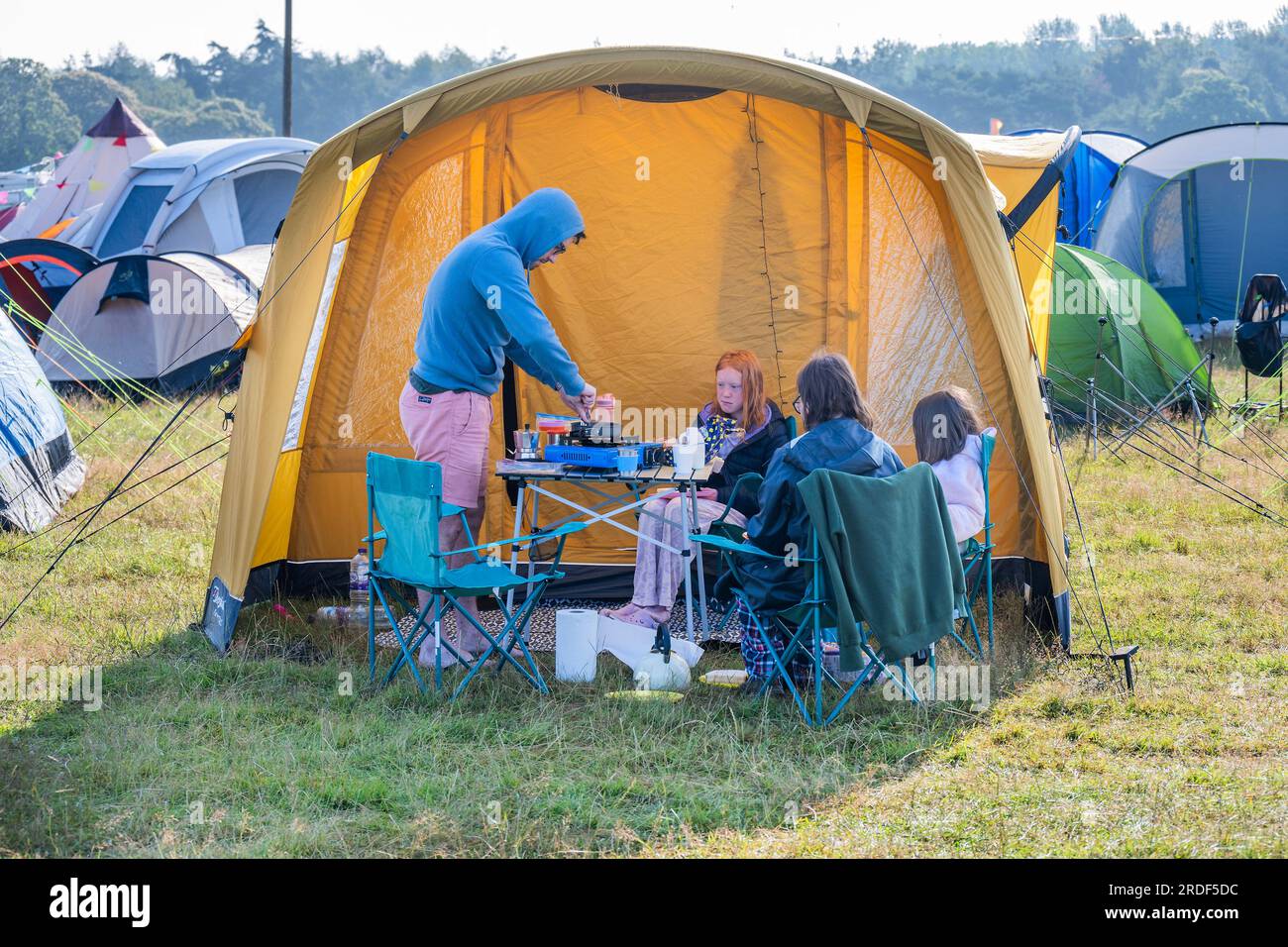 Henham Park, Suffolk, UK. 21st July, 2023. Dawn in the campsite means a ...