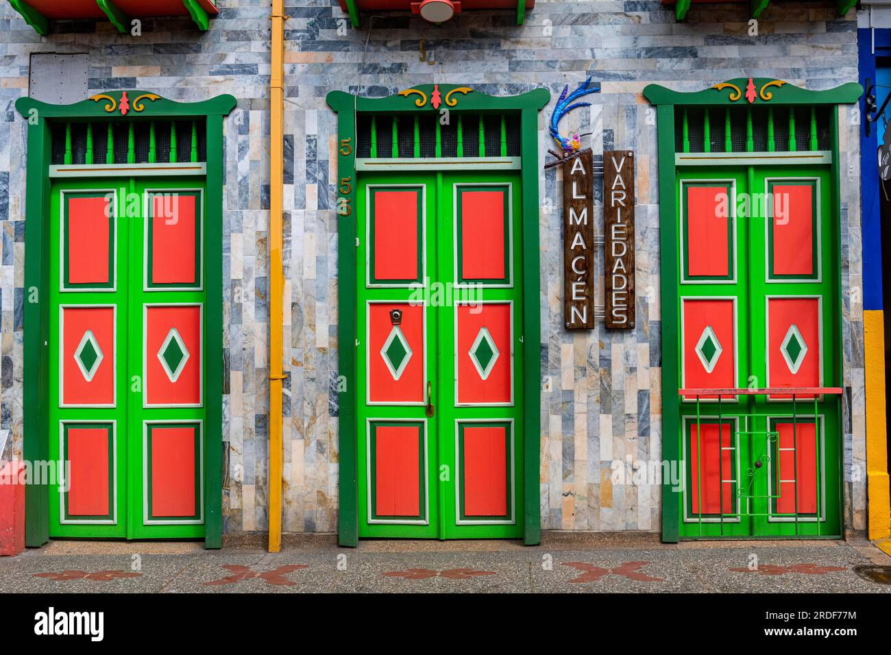 Colorful houses colombia hi-res stock photography and images - Alamy