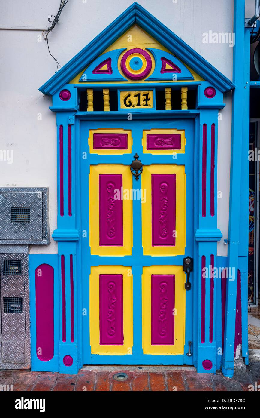 Colorful houses in colombia hi-res stock photography and images - Alamy