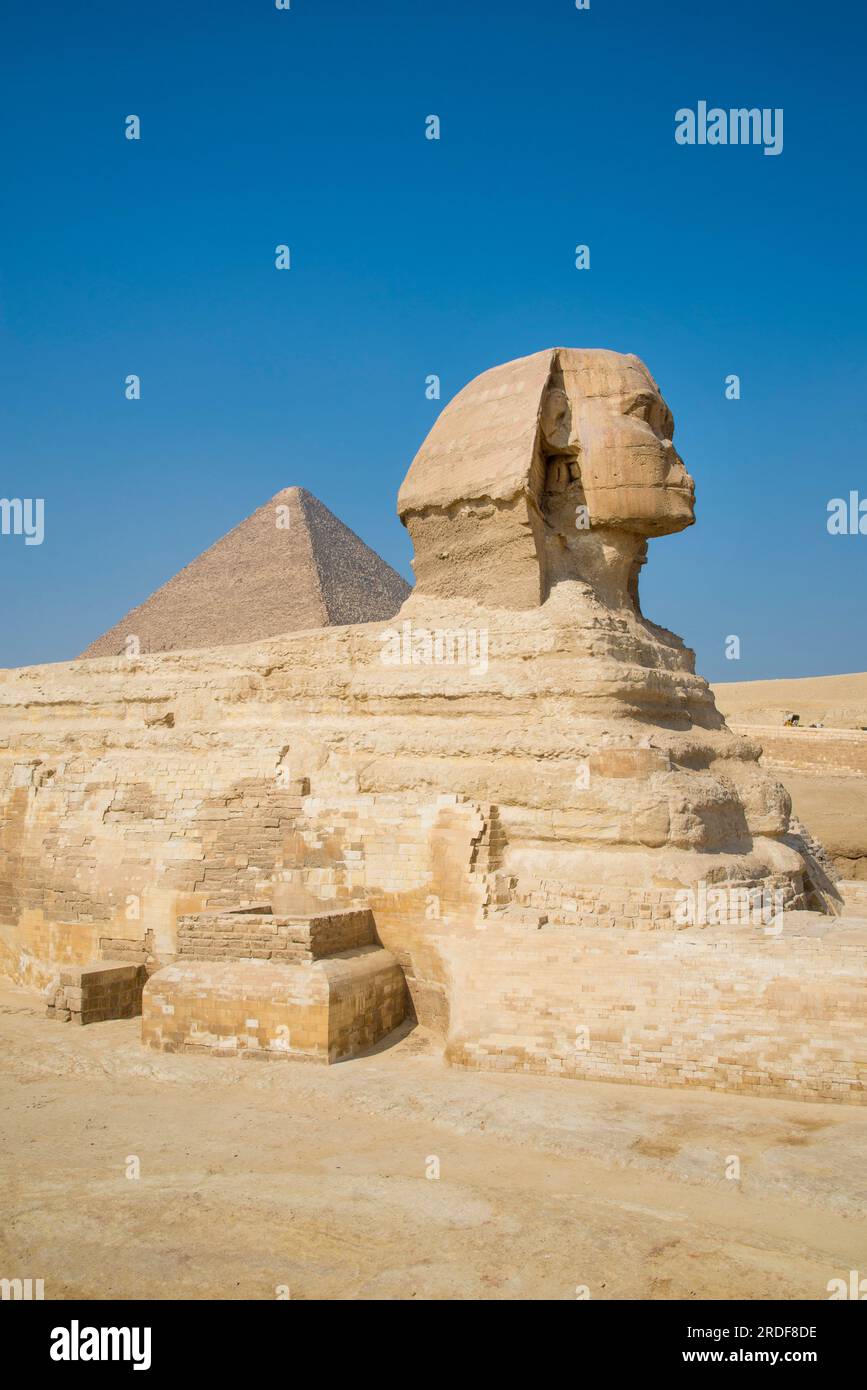 Landscape of the Giza pyramids Stock Photo - Alamy
