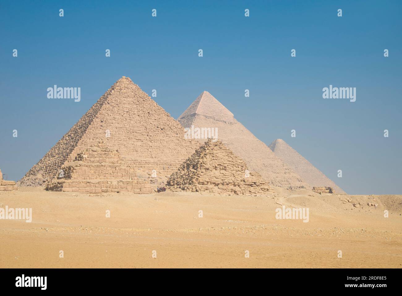 Landscape of the Giza pyramids Stock Photo - Alamy