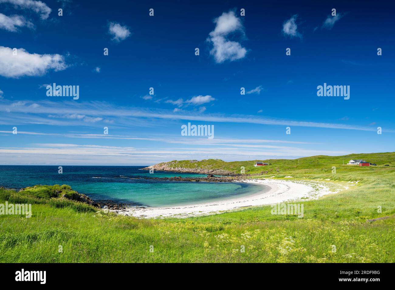 Beach in the fishing village of Hovden, coast, fjords and mountains ...