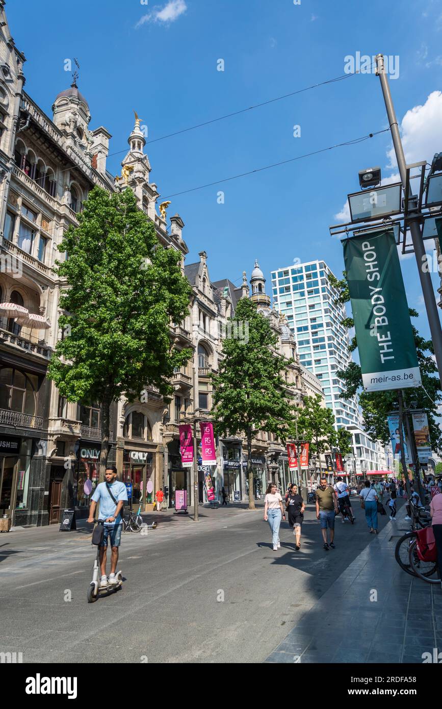 Pedestrianised main street hi-res stock photography and images - Alamy