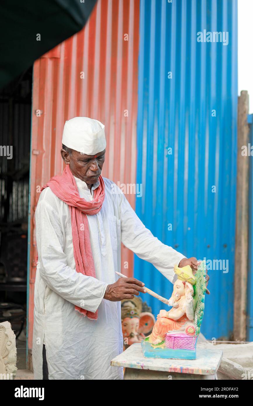 Ganesh, Ganpati idol or murti making process, Workshop for making idols ...