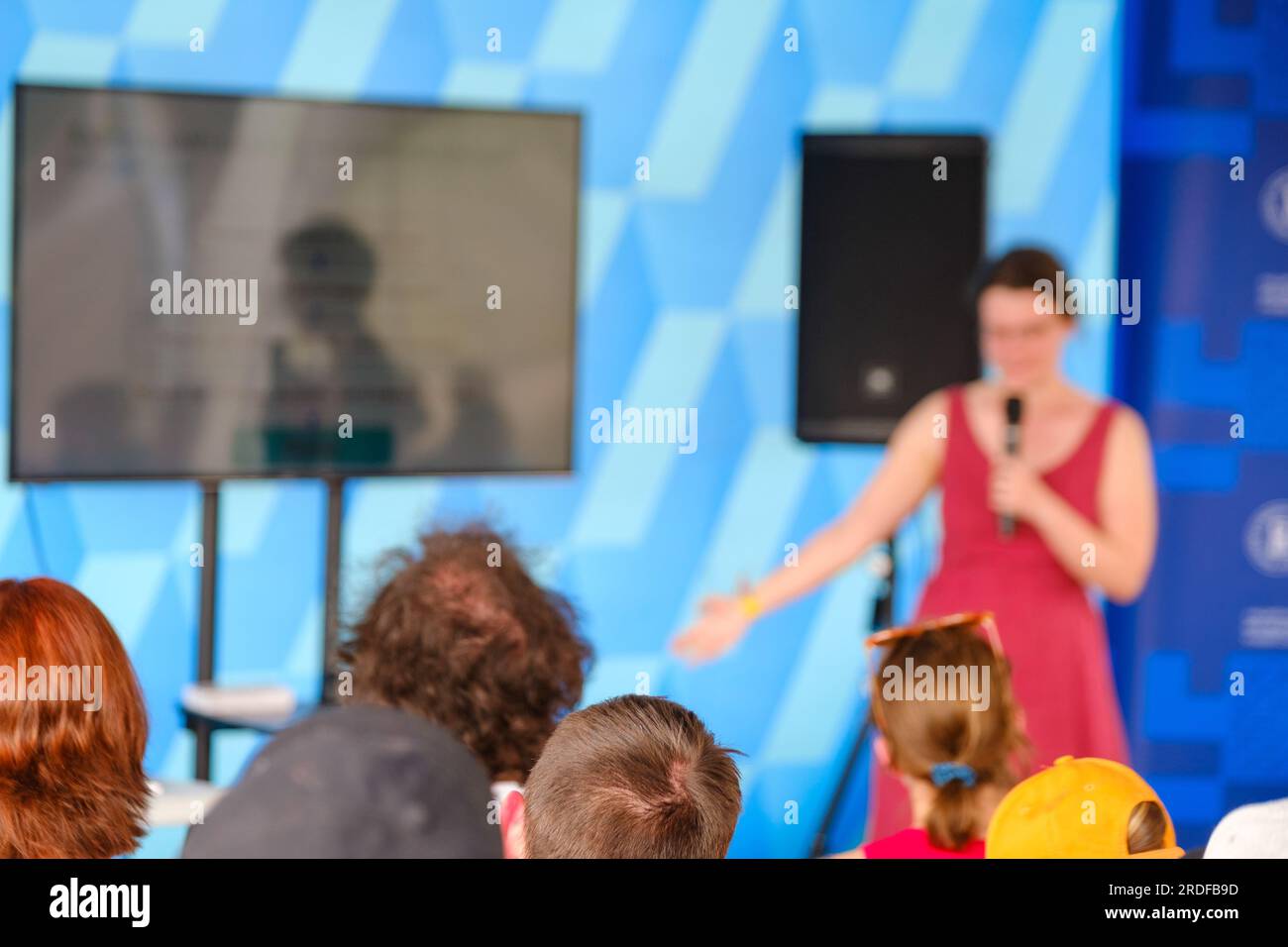 Woman stage mic anonymous hi-res stock photography and images - Alamy