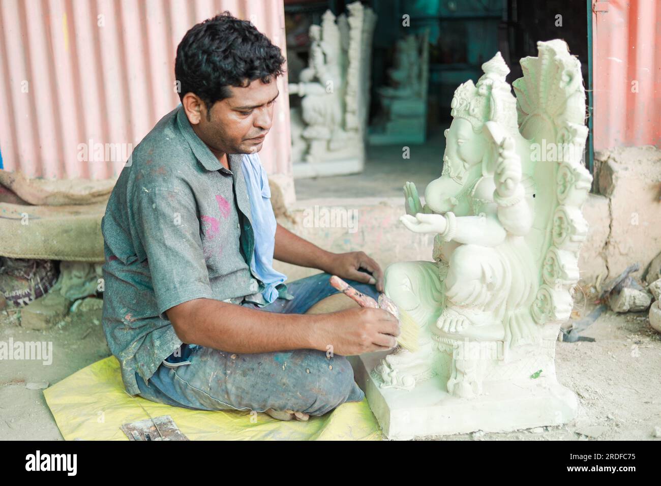 Ganesh, Ganpati idol or murti making process, Workshop for making idols ...