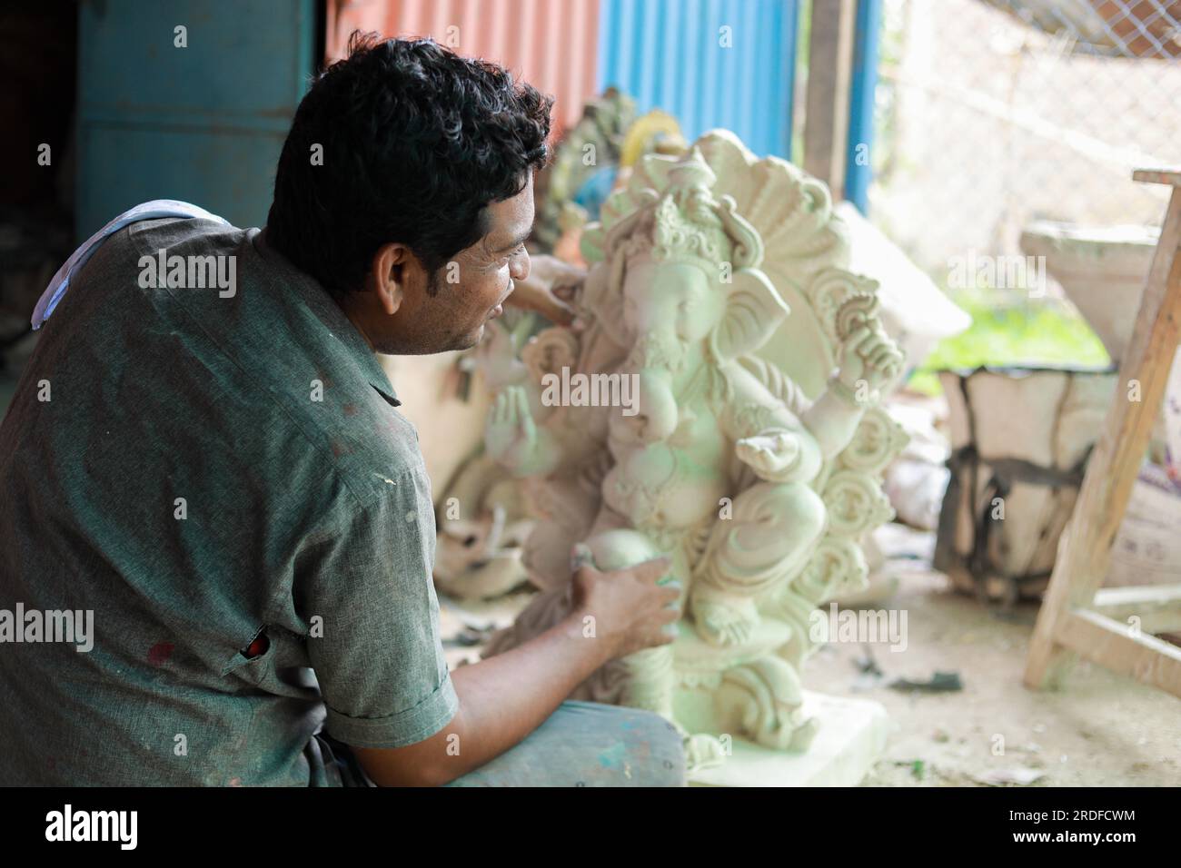 Ganesh, Ganpati idol or murti making process, Workshop for making idols ...