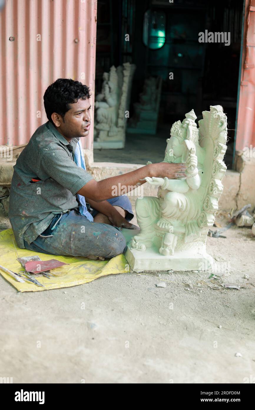 Ganesh, Ganpati idol or murti making process, Workshop for making idols ...