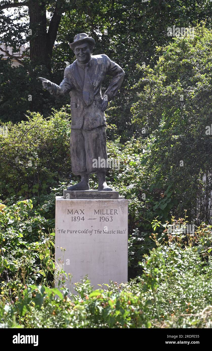 The Max Miller statue in Pavilion Gardens , Brighton , Sussex , England ...