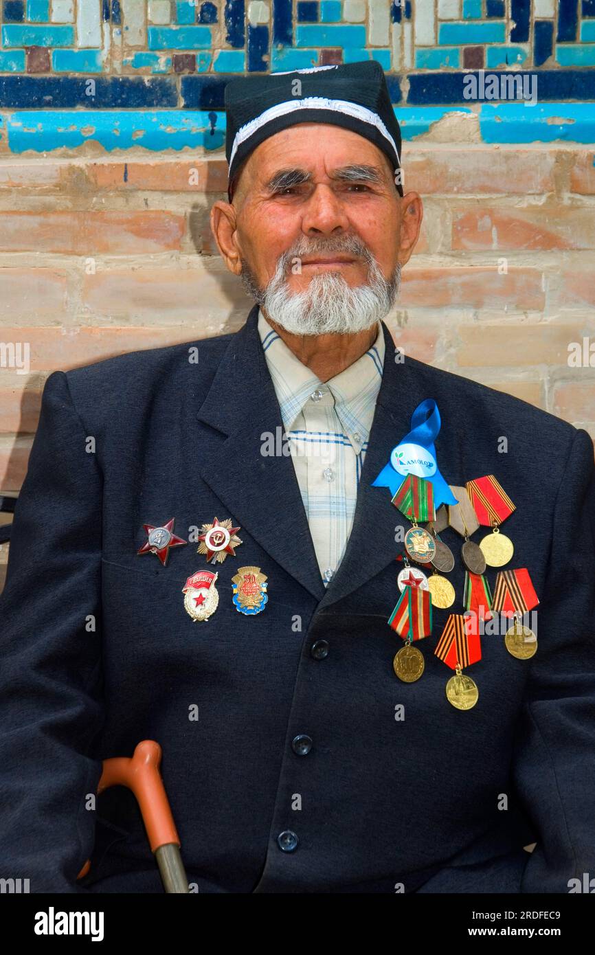 Second world war veteran burial hi-res stock photography and images - Alamy
