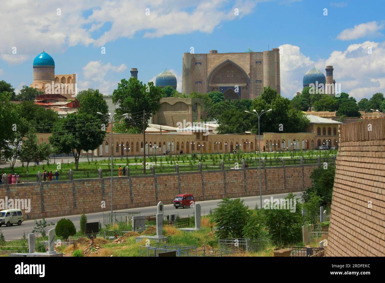 Bibi Khanum Mosque, Hanim, Samarkand, Uzbekistan Stock Photo - Alamy