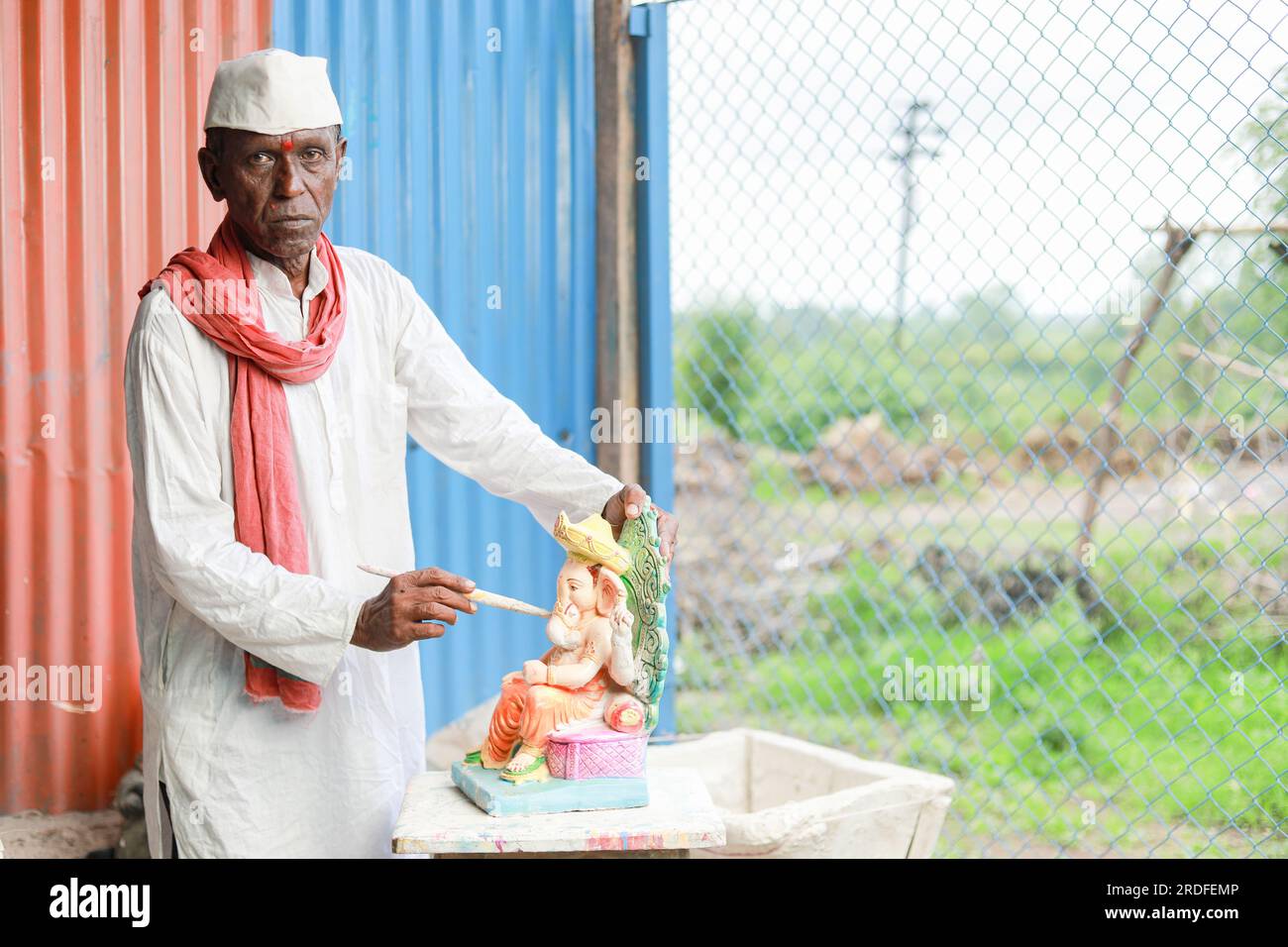 Ganesh, Ganpati idol or murti making process, Workshop for making idols ...