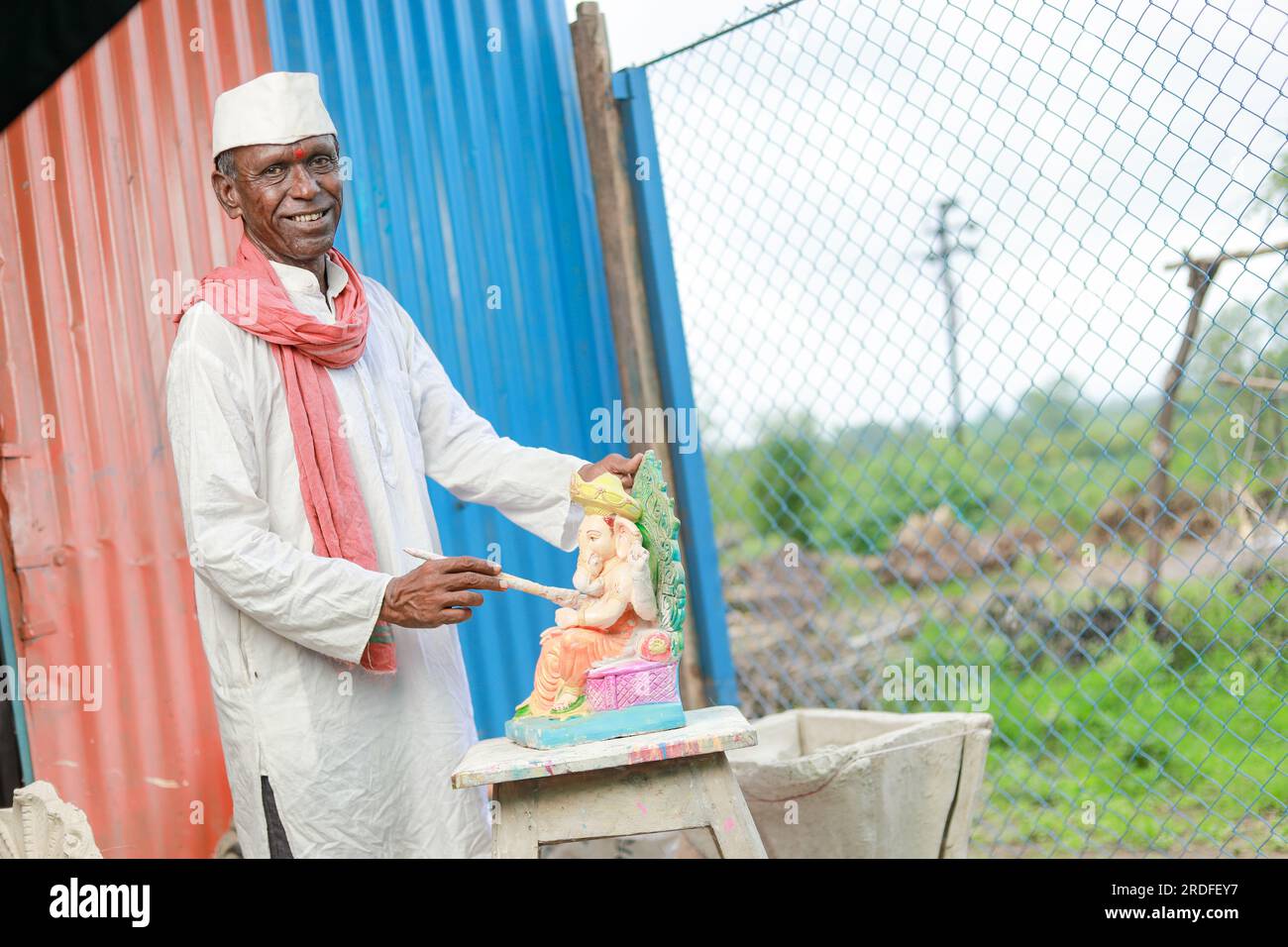 Ganesh, Ganpati idol or murti making process, Workshop for making idols ...