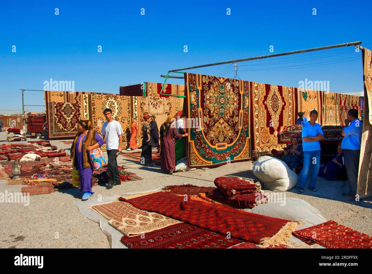 Carpet market, Tolkucha Bazaar, Ashgabat, Turkmenistan, Asgabat Stock ...