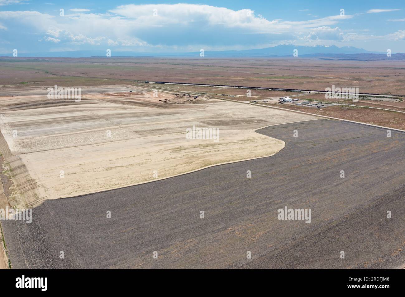 Radioactive rock hi-res stock photography and images - Alamy