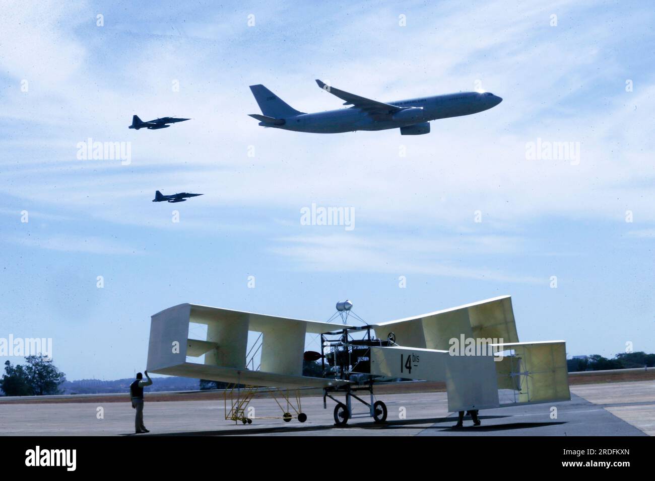 Brasilia, Brazil. 20th July, 2023. Brazilian Air Force planes fly over ...
