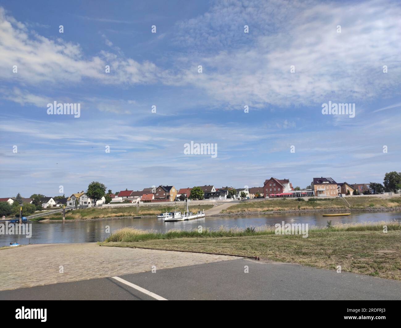 Elster (Elbe) - Tethered ferries on the River Elbe move from bank to ...