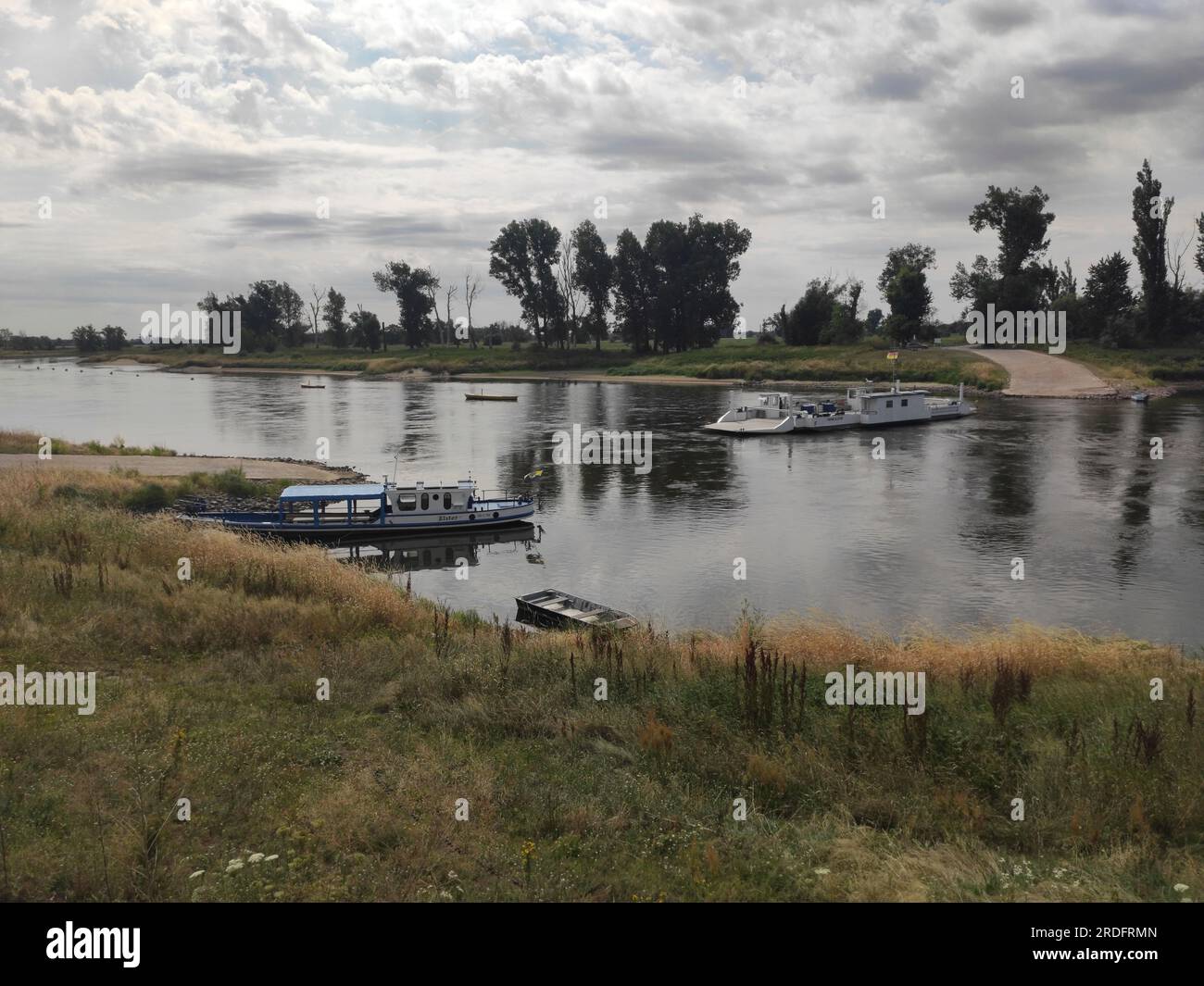 Elster (Elbe) - Tethered ferries on the River Elbe move from bank to ...