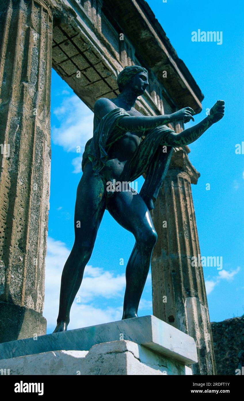 Apollo statue, Temple of Apollo, excavation site, Pompeii, Italy Stock ...
