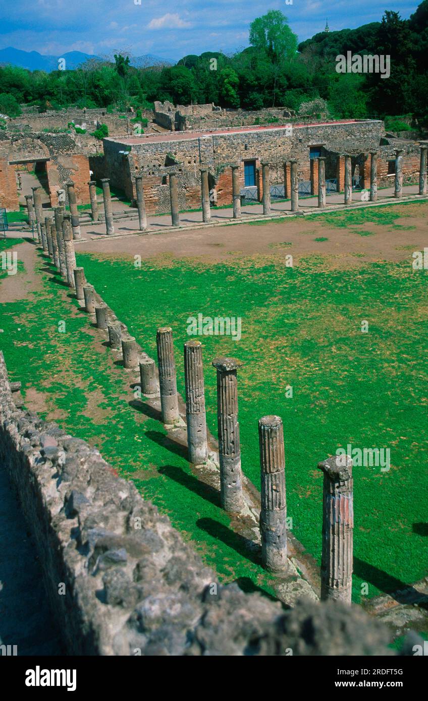Gladiators barracks pompeii hi-res stock photography and images - Alamy