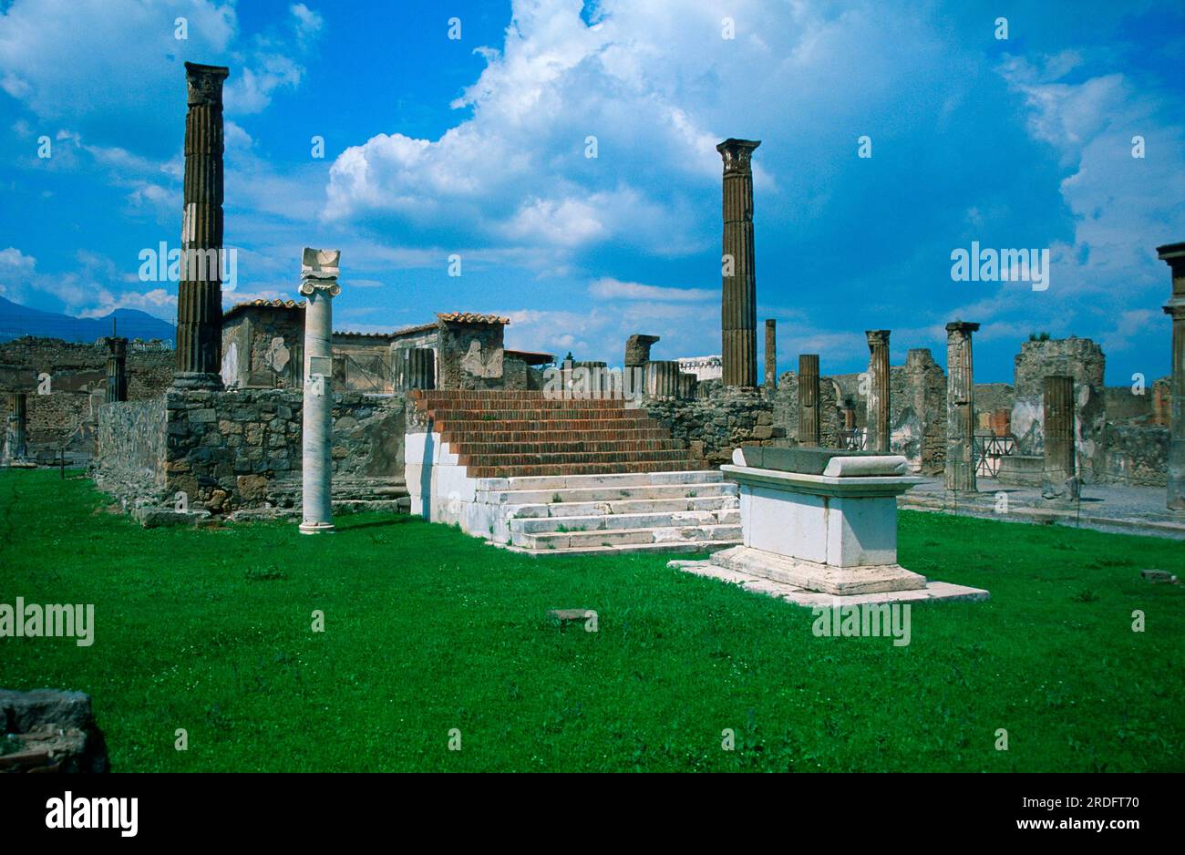 Temple of apollo columns hi-res stock photography and images - Alamy