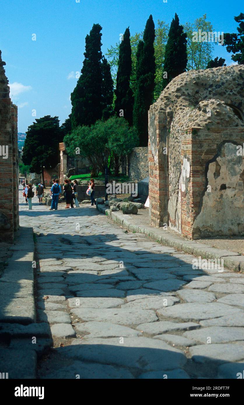 Via della Tombe, Tomb Road, excavation site Site, Pompeii, Italy Stock ...