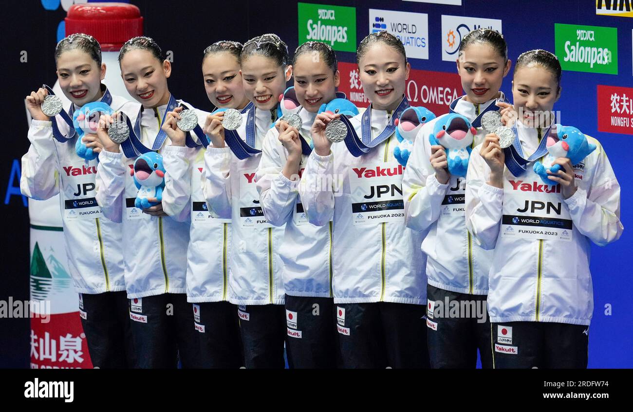 Japan team poses with their silver medal after placing second in the ...