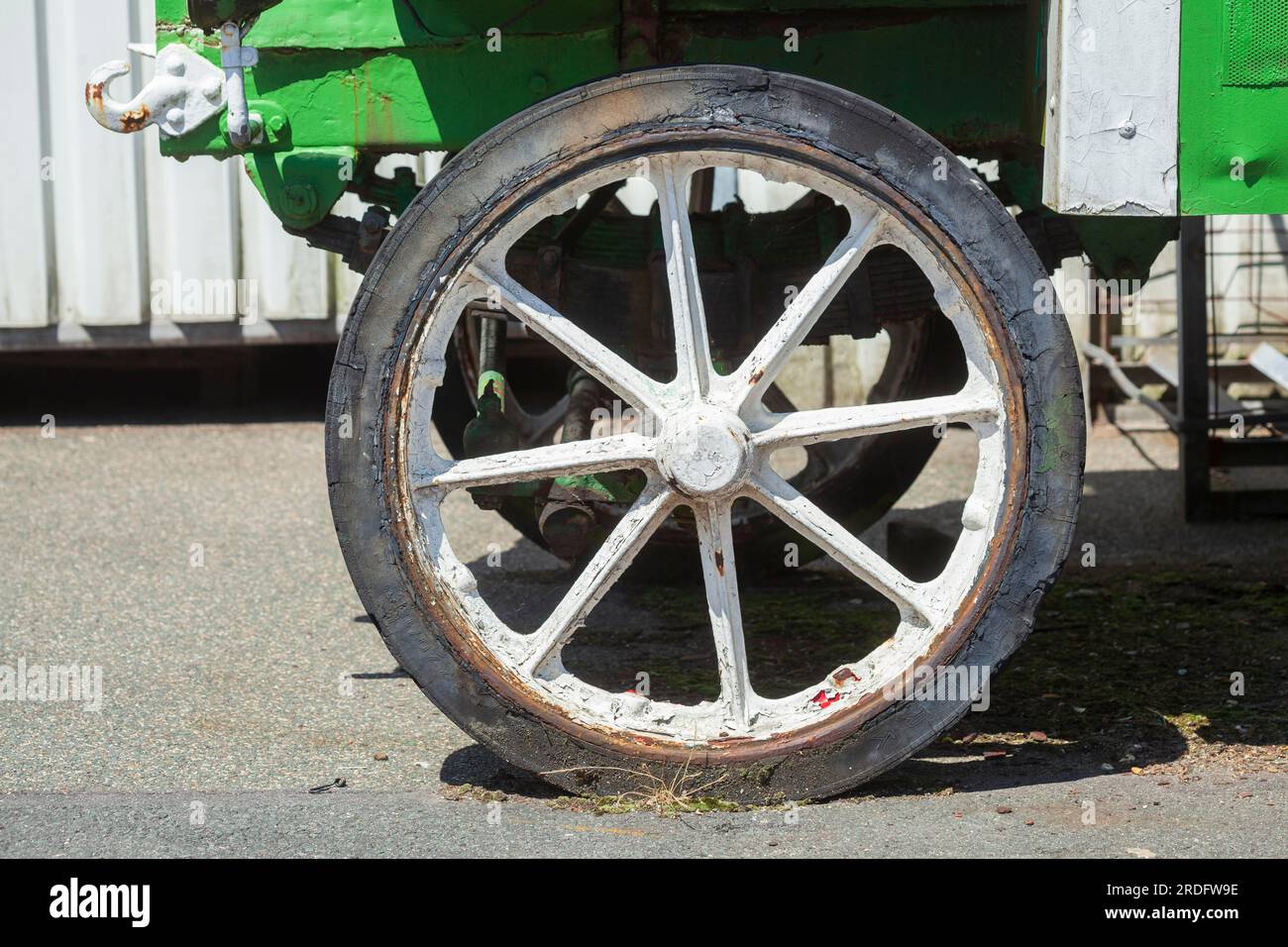 Old fish wheel hi-res stock photography and images - Alamy
