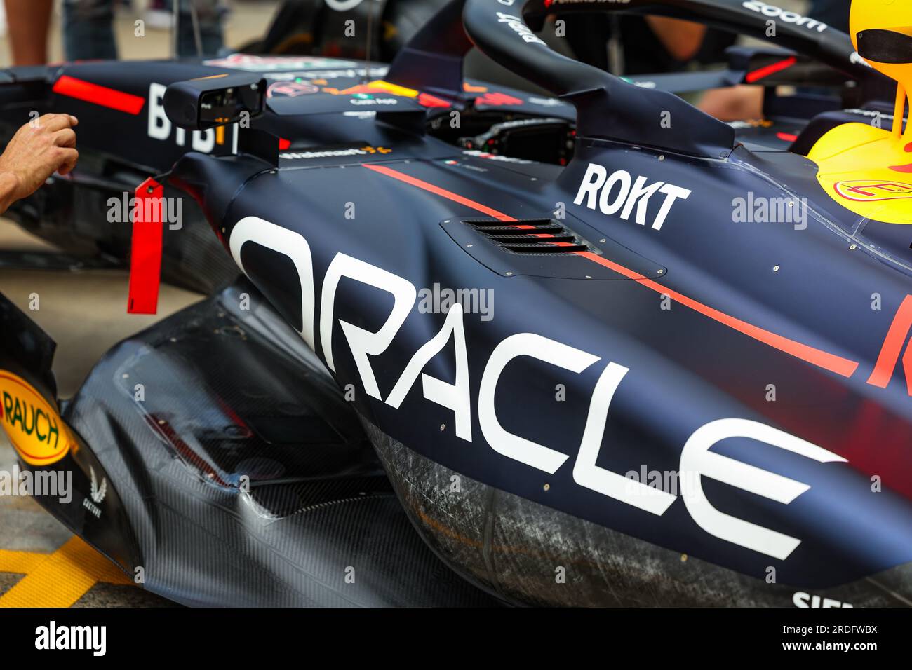 Red Bull Racing RB19, mechanical detail of the new side pod, air intake ...