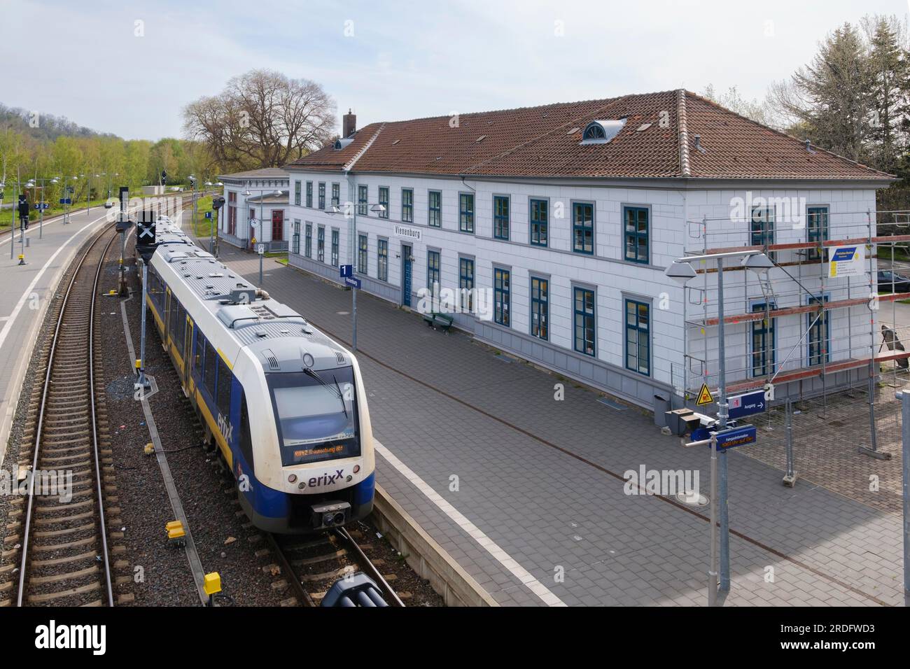 Local train at the station, Vienenburg, Goslar, Harz, Lower Saxony ...