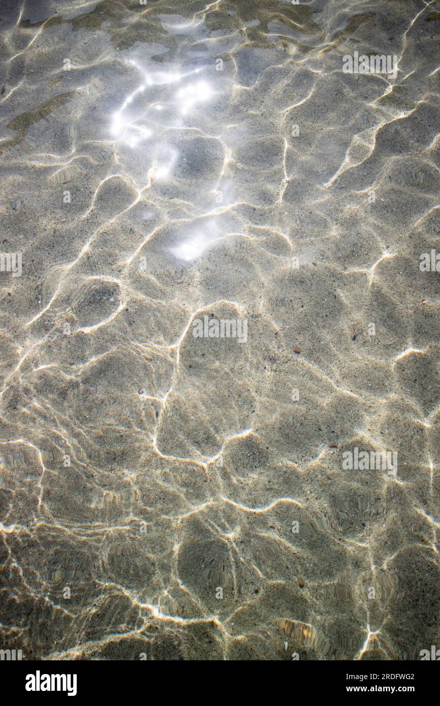 Photographic documentation of the reflections produced by light on the ...