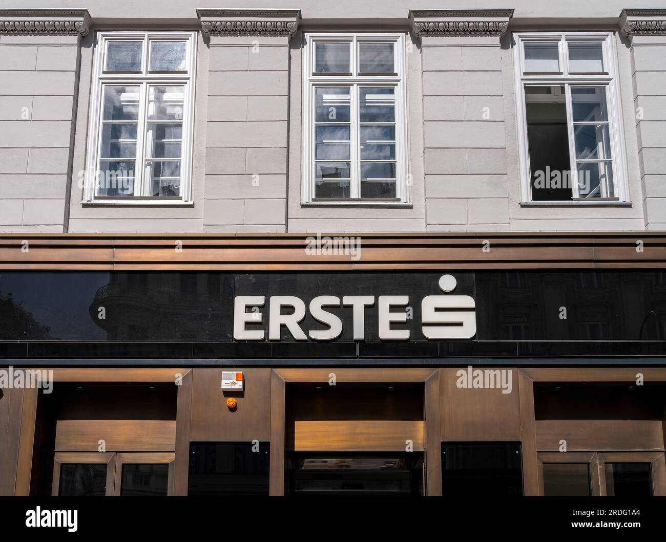 Erste osterreichische sparkasse hi-res stock photography and images - Alamy