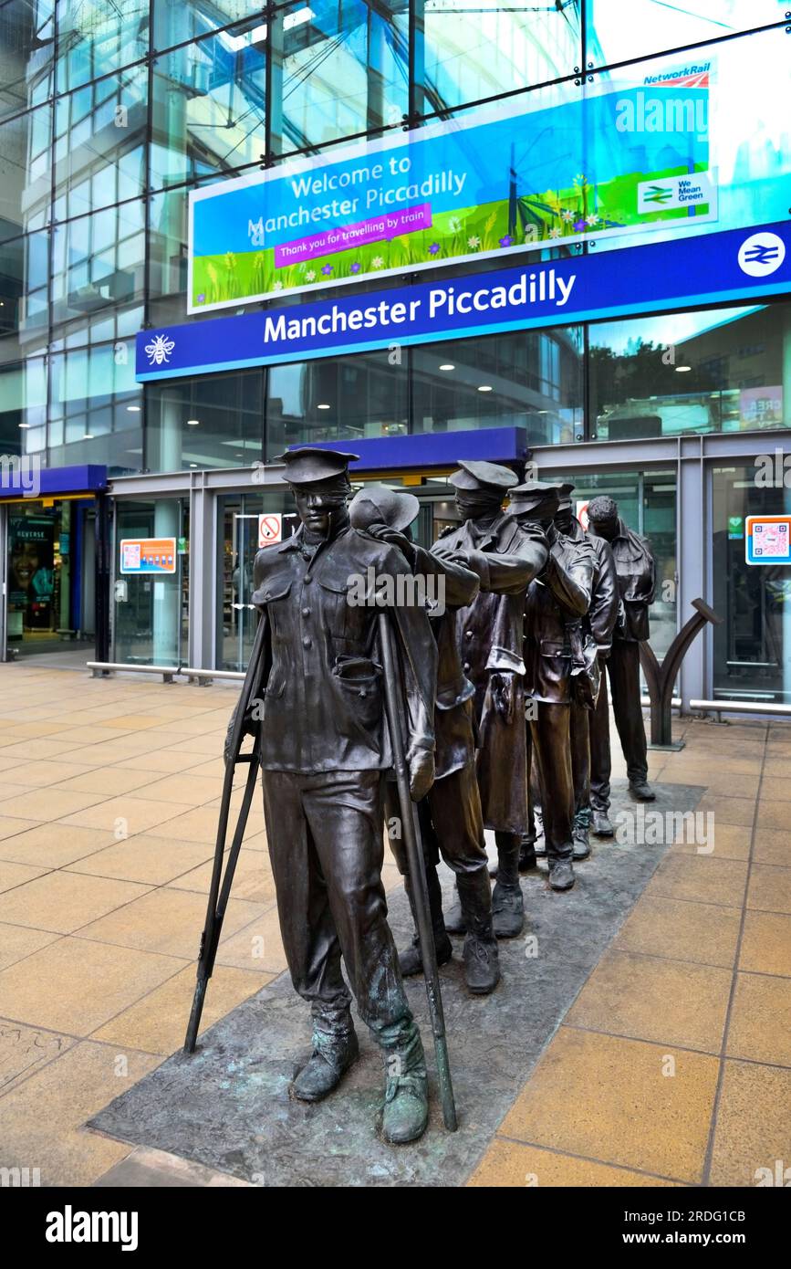 Manchester Piccadilly station Stock Photo - Alamy