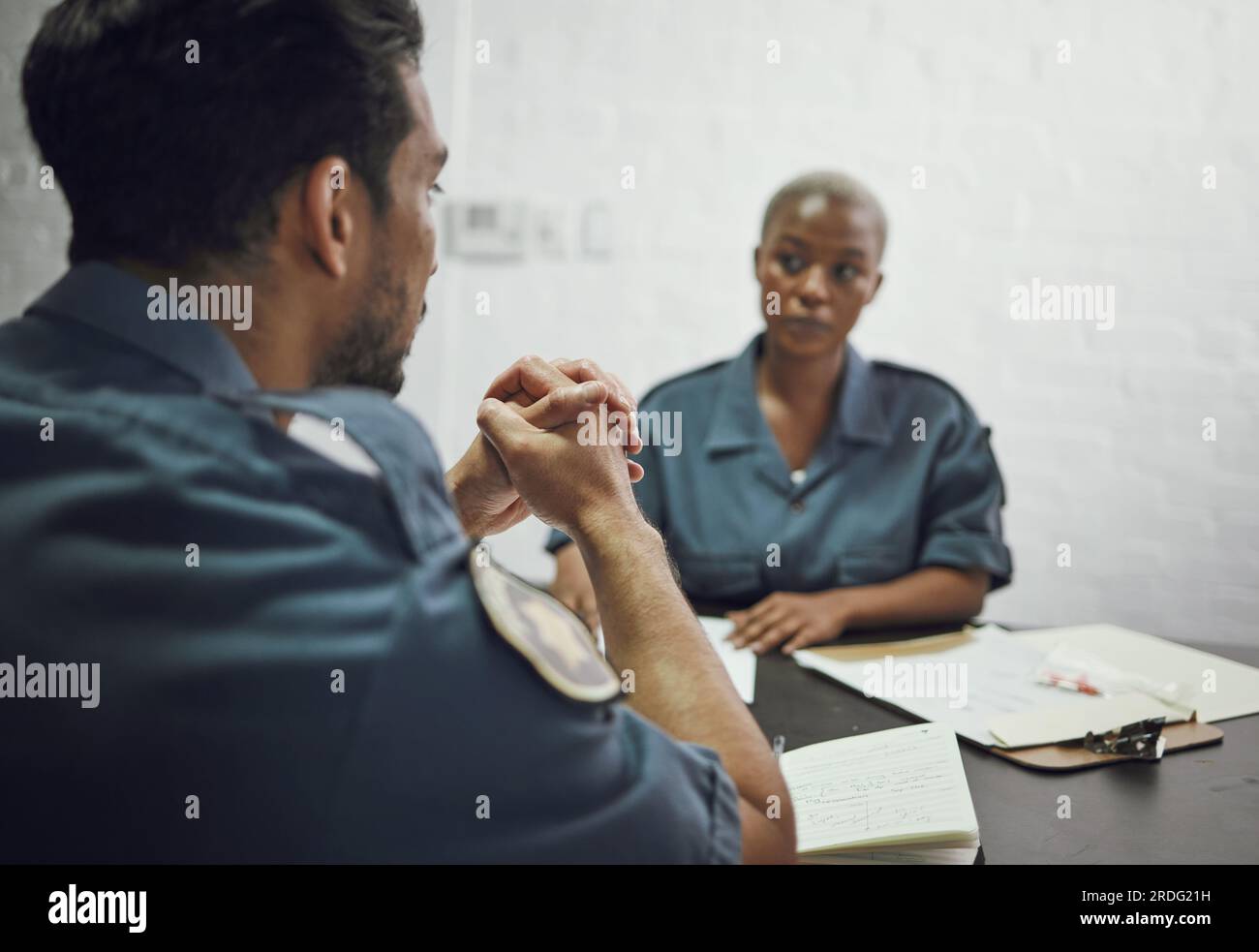 Police officers in discussion hi-res stock photography and images - Alamy